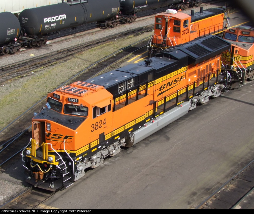 BNSF 3824